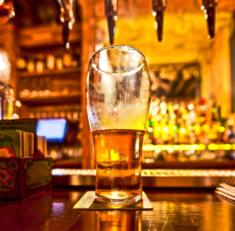 How the ultimate pub crowd sound effects library was created (includes ...