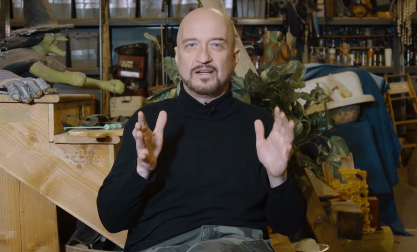 Video: How movie sound effects are made - with Foley artist Marko ...